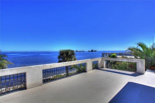 Arlo Guthrie is selling home but will remain in Sebastian – Sebastian Daily