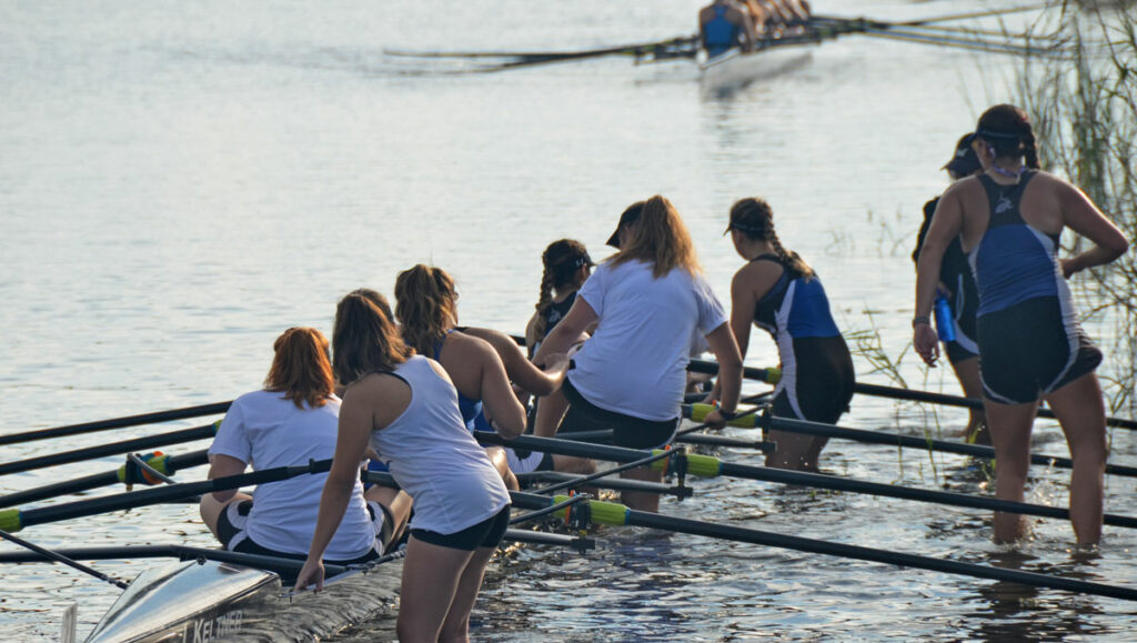 Learn how to row from the Sebastian River Rowing Team – Sebastian Daily