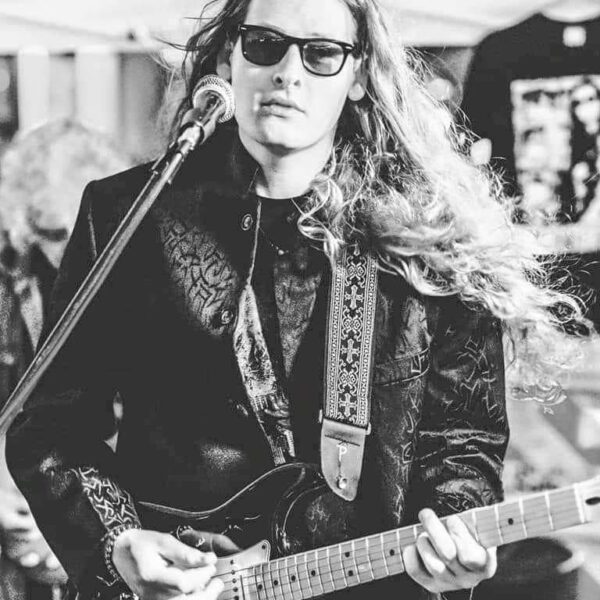 Earl’s Hideaway Lounge – Sebastian Daily