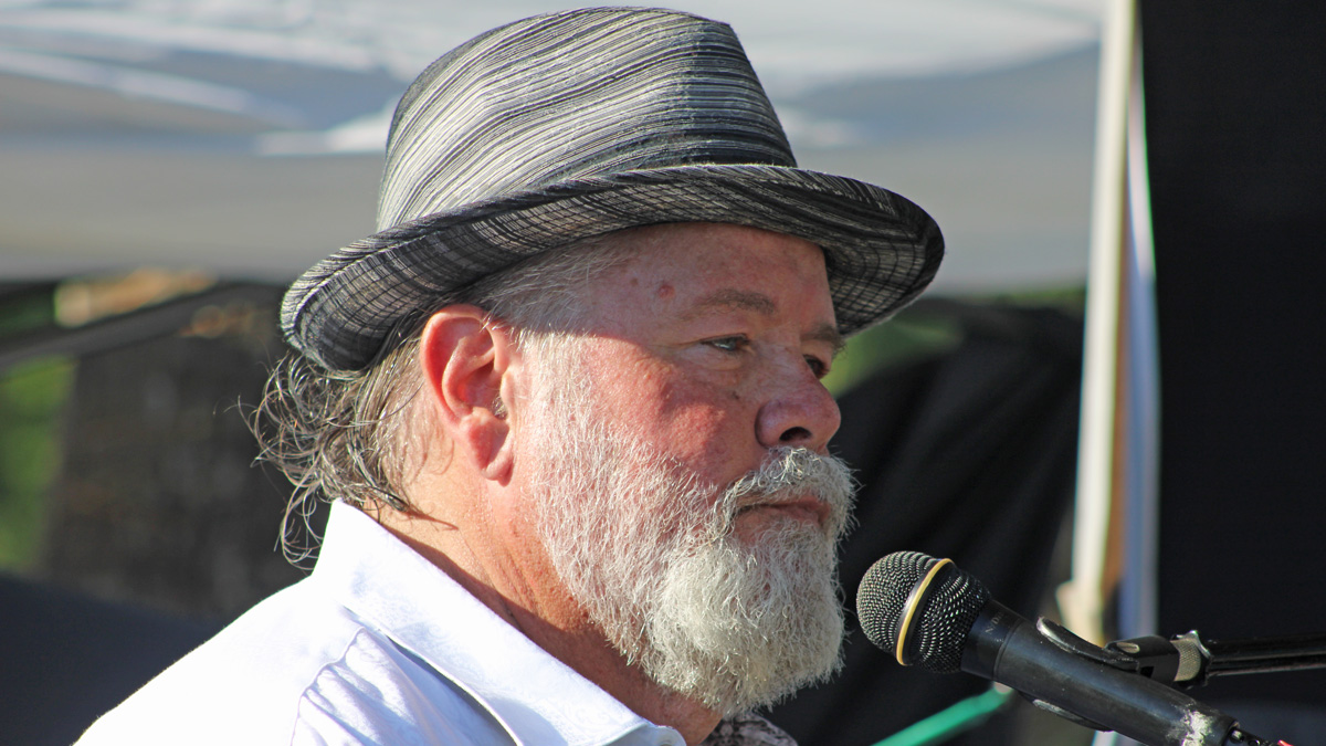 “Mojo Mike” Brown: A Staple in the Sebastian Music Scene – Sebastian Daily