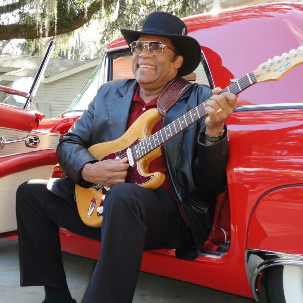 Earl’s Hideaway Lounge – Sebastian Daily