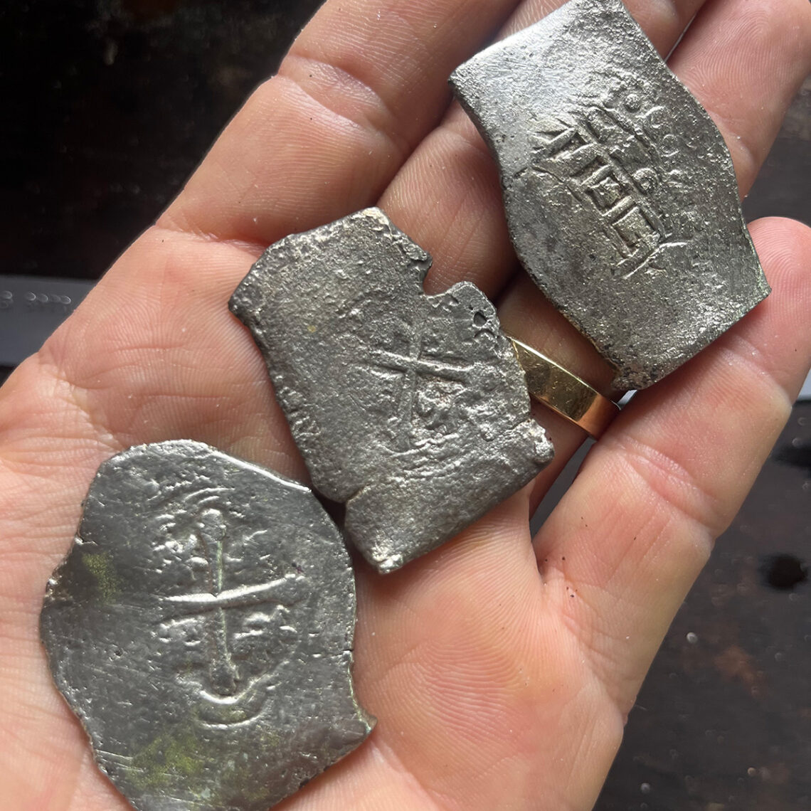 Salvage Crews Recover Over 1,000 Silver Coins From 1715 Spanish ...